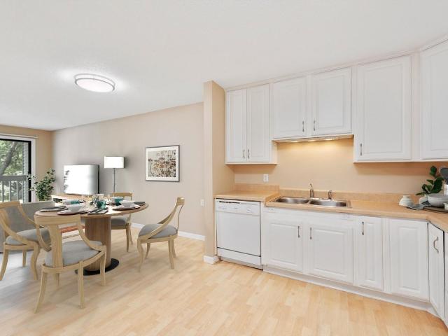 Victoria Place Apartments 3 Bedroom Apartment for Rent at 2250 Victoria St N, Roseville, MN 55113 Roseville