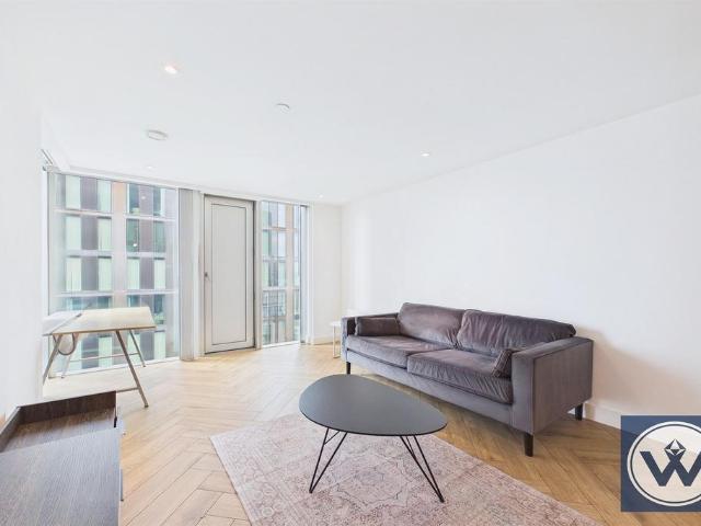 Victoria Residence, M15 1 bed apartment to rent £1,600 pcm £369 pw