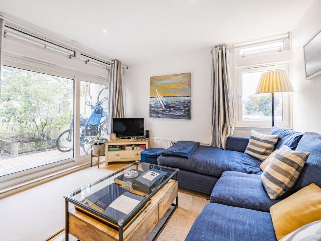 Victoria Rise, London SW4, 3 bed maisonette to rent, £3,400 pcm | PrimeLocation