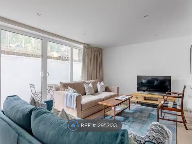 Victoria Rise, London SW4, 2 bed flat to rent, £2,300 pcm | PrimeLocation