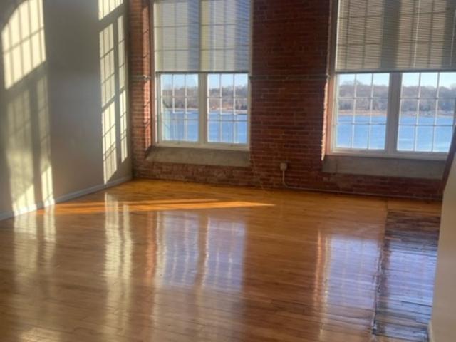 Victoria Riverside Lofts