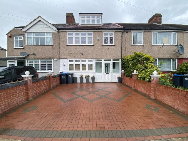 Victoria Road, Mitcham CR4, 5 bed semi detached house to rent, £3,800 pcm | PrimeLocation