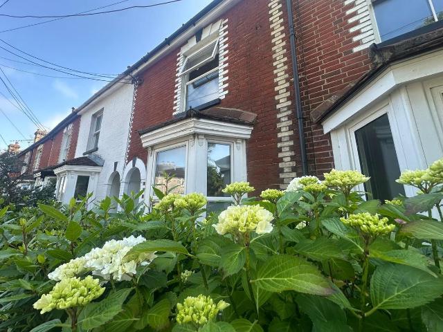 Victoria Road, Netley Abbey, Southampton SO31, 2 bed terraced house to rent, £1,425 pcm | PrimeLocation