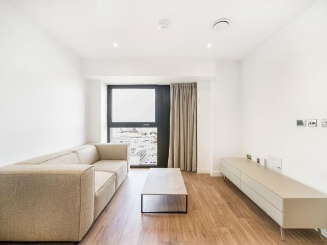 Victoria Road, North Acton W3, 1 bed flat to rent, £2,050 pcm | PrimeLocation