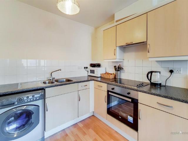 Victoria Road, North Acton 1 bed apartment to rent £1,600 pcm £369 pw