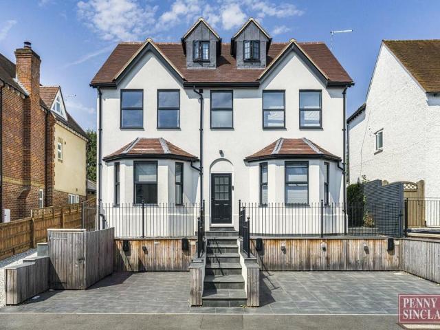 Victoria Road, Oxford, North Oxford 2 bed apartment to rent £2,300 pcm £531 pw