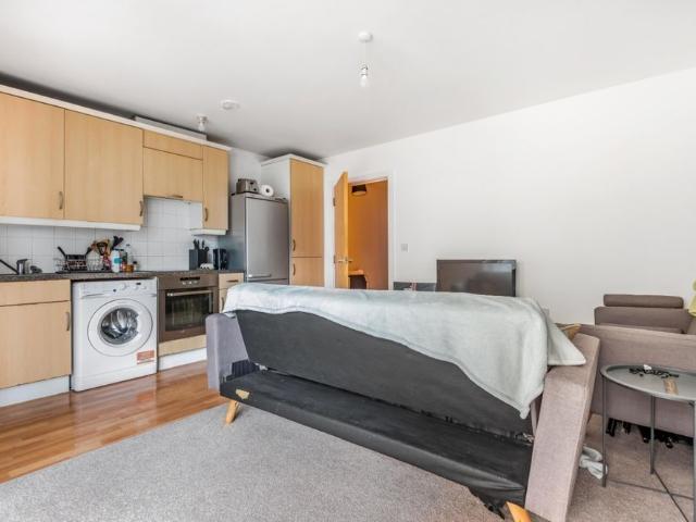 Victoria Road, Acton, London, W3