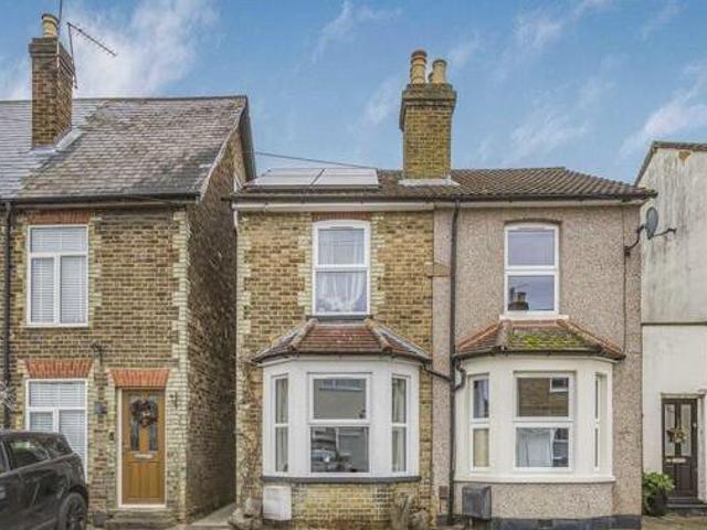 Victoria Road, Addlestone, 2 Bedroom Semi detached