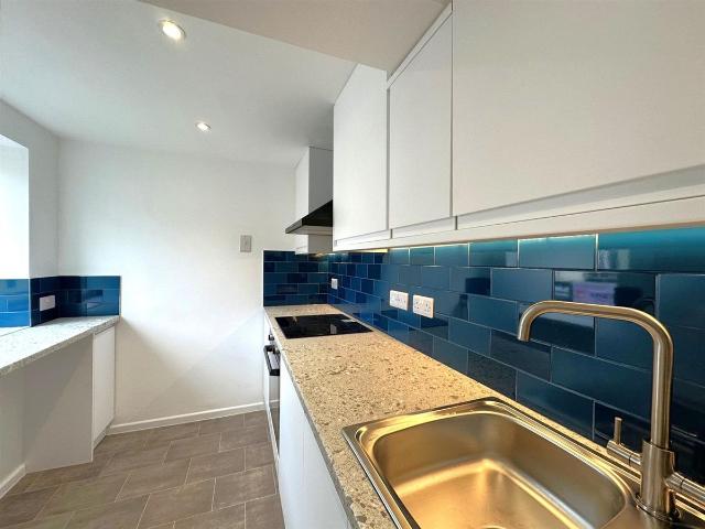 Victoria Road, Aldershot GU11, 1 bed flat to rent, £1,000 pcm | PrimeLocation