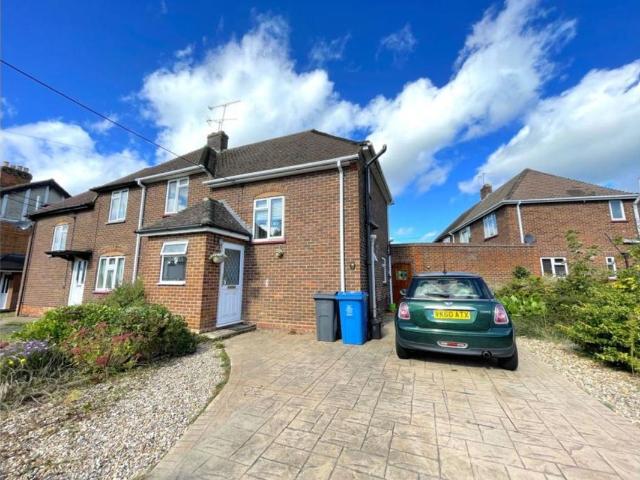 Victoria Road, Ascot SL5, 3 bed detached house to rent, £1,950 pcm | PrimeLocation