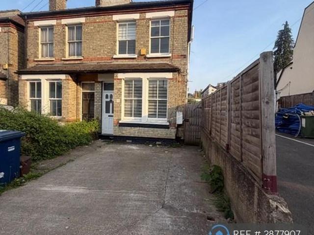 Victoria Road, Barnet, EN4 4 bed detached house to rent £2,800 pcm £646 pw