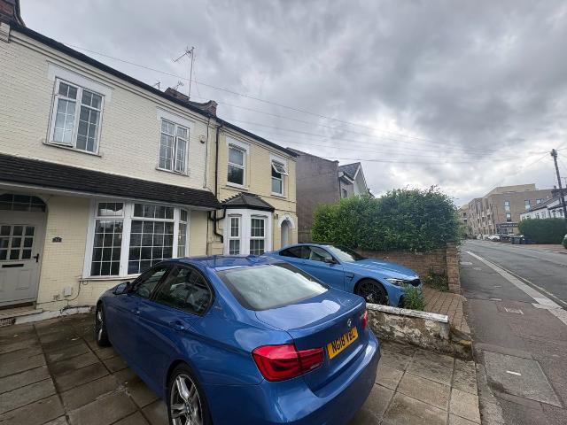 Victoria Road, Barnet EN4, 4 bed terraced house to rent, £2,700 pcm | PrimeLocation