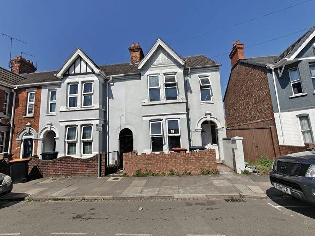 Victoria Road, Bedford MK42, 5 bed semi detached house to rent, £2,750 pcm | PrimeLocation
