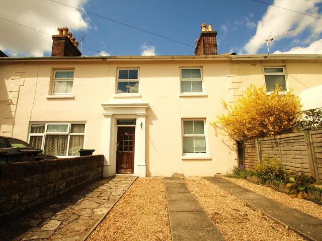 Victoria Road, Bournemouth BH1 4 bed property to rent £1,850 pcm £427 pw
