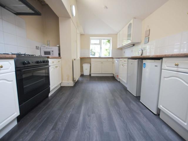 Victoria Road, Bournemouth BH1, 5 bed property to rent, £2,500 pcm | PrimeLocation