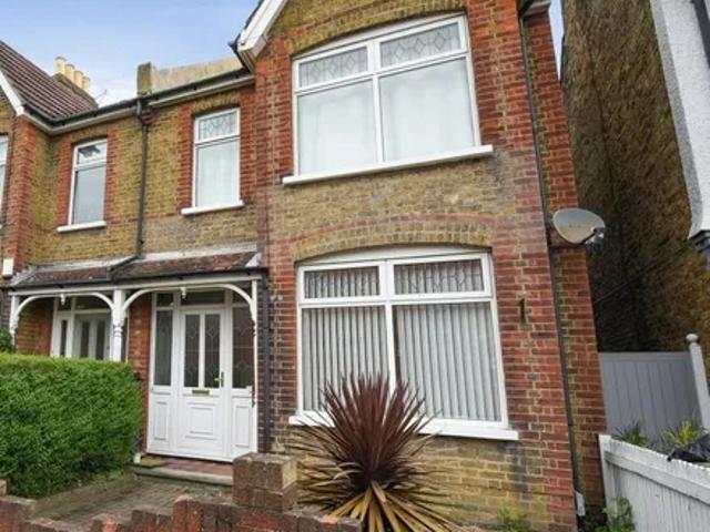 Victoria Road, Chatterton Village, London, BR2 9PL, United Kingdom | 2 bed duplex for rent #140228844 | Rentberry
