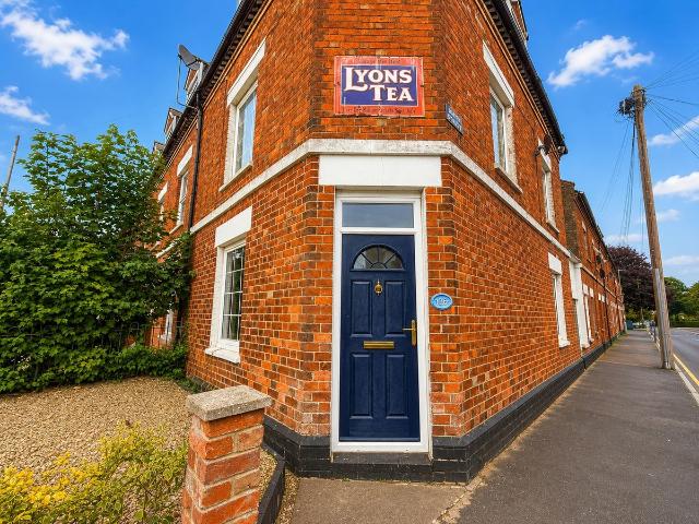 Victoria Road, Cirencester, Gloucestershire GL7, 3 bed end terrace house to rent, £1,650 pcm | PrimeLocation