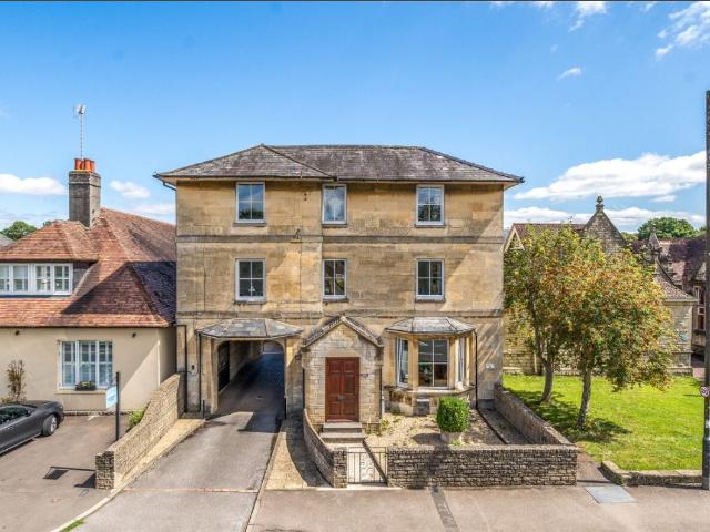 Victoria Road, Cirencester, Gloucestershire GL7, 2 bed flat to rent, £1,100 pcm | PrimeLocation