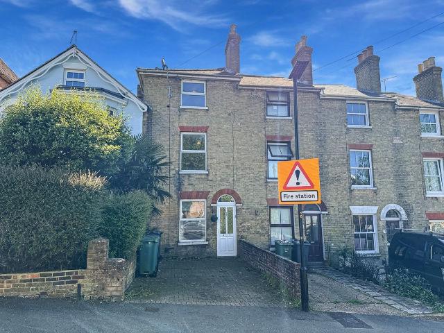 Victoria Road, Cowes PO31, 4 bed property to rent, £1,450 pcm | PrimeLocation