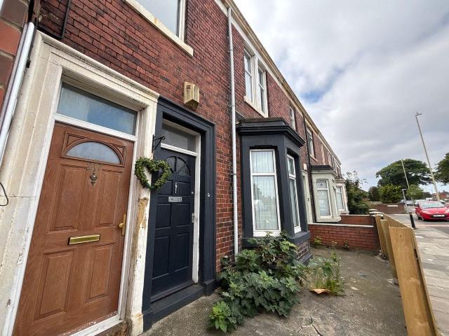 Victoria Road East, Hebburn, 1 NE31, 2 bed flat to rent, £625 pcm | PrimeLocation