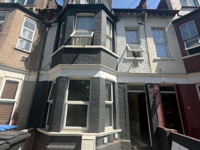 Victoria Road, Edmonton, London N18, Studio to rent, £1,146 pcm | PrimeLocation