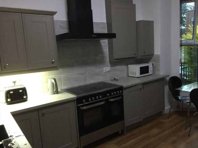 Victoria Road, Fallowfield 10 bed semi detached house to rent £4,117 pcm £950 pw