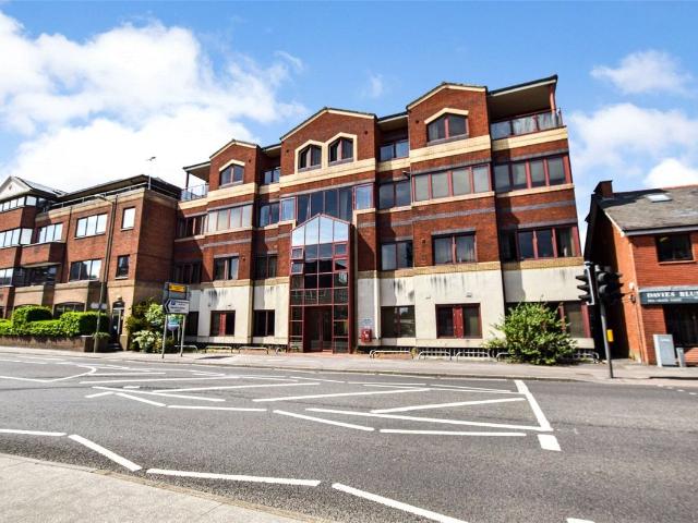 Victoria Road, Farnborough, Hampshire GU14, 1 bed flat to rent, £1,150 pcm | PrimeLocation