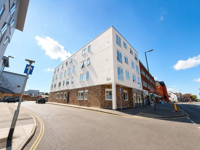 Victoria Road, Farnborough, Hampshire GU14, 1 bed flat to rent, £1,200 pcm | PrimeLocation