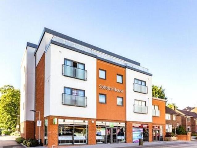 Victoria Road, Farnborough, Studio Flat For