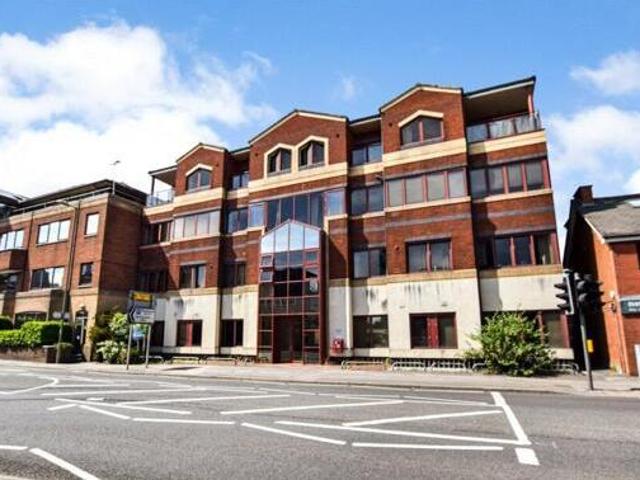 Victoria Road, Farnborough, 2 Bedroom Apartment