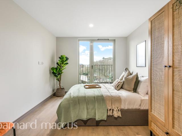 Victoria Road, Feltham TW13, Studio to rent, £1,200 pcm | PrimeLocation