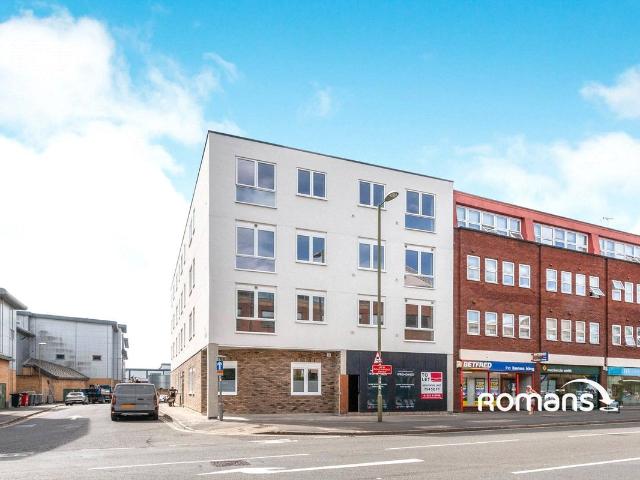 Victoria Road GU14, 1 bed flat to rent, £1,200 pcm | PrimeLocation
