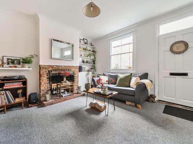Victoria Road, Godalming, GU7