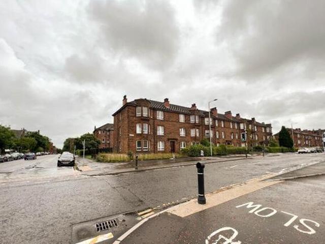 Victoria Road, Govanhill, 2 Bedroom Flat