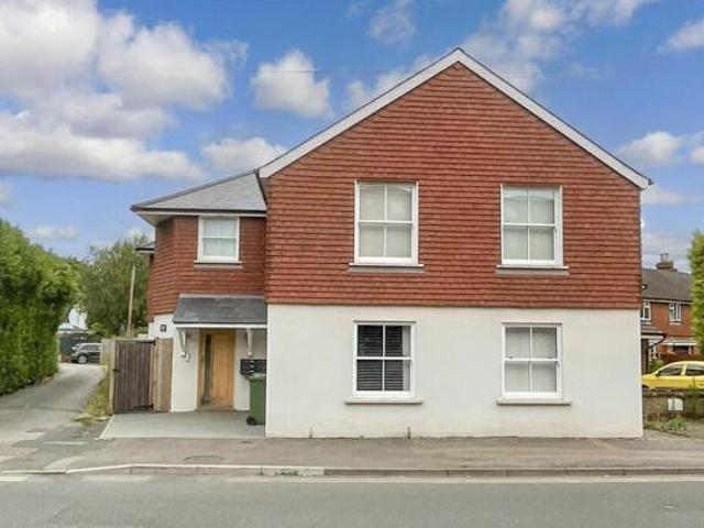 Victoria Road, Horley, 12 Bedroom Block