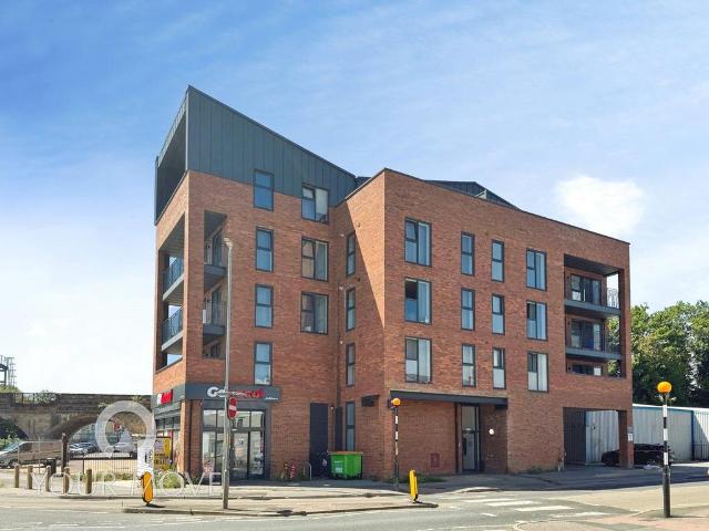 Victoria Road, Kent DA1 2 bed flat to rent £1,850 pcm £427 pw