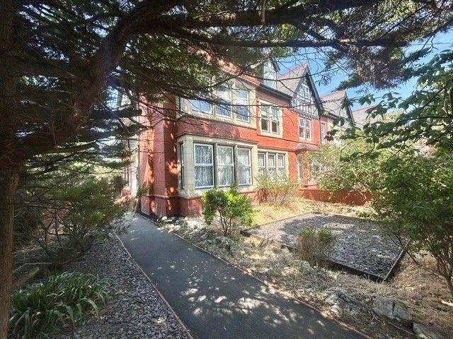 Victoria Road, Lytham St. Annes FY8, 2 bed flat to rent, £995 pcm | PrimeLocation