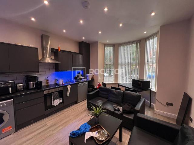 Victoria Road, Leeds LS6 4 bed house to rent £2,877 pcm £664 pw