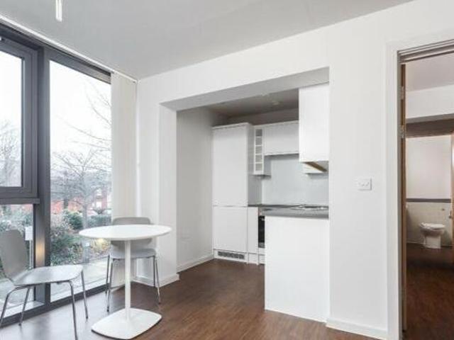 Victoria Road, Leeds, 1 Bedroom Apartment