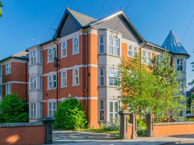 Victoria Road, Liverpool L22, 2 bed flat to rent, £875 pcm | PrimeLocation