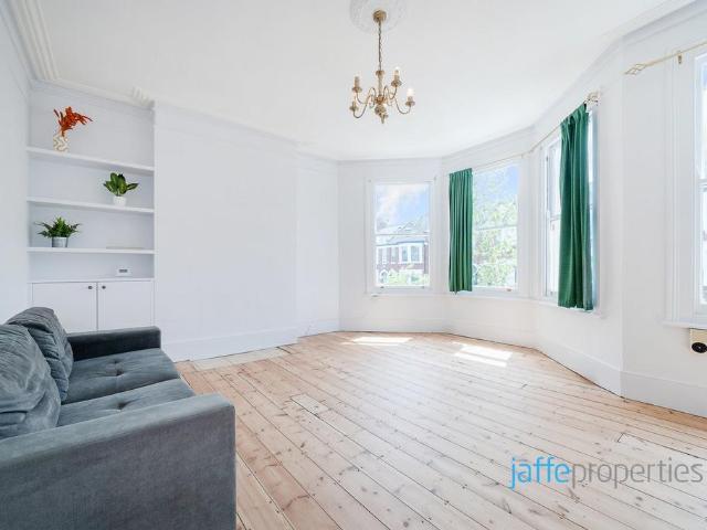 Victoria Road, London, N22 1 bed apartment to rent £1,600 pcm £369 pw