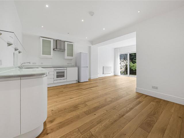 Victoria Road, London NW6, 2 bed flat to rent, £2,578 pcm | PrimeLocation