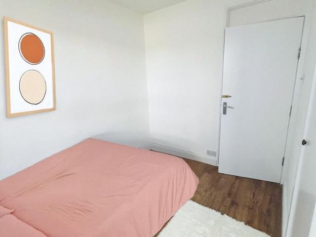 Victoria Road, London NW6, Room to rent, £810 pcm | PrimeLocation