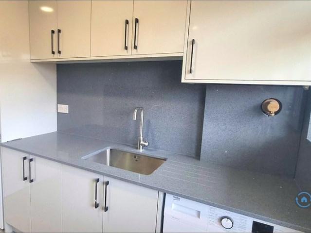 Victoria Road, Ruislip, HA4 2 bed flat to rent £2,000 pcm £462 pw