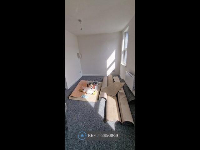 Victoria Road, Swindon SN1, Room to rent, £800 pcm | PrimeLocation