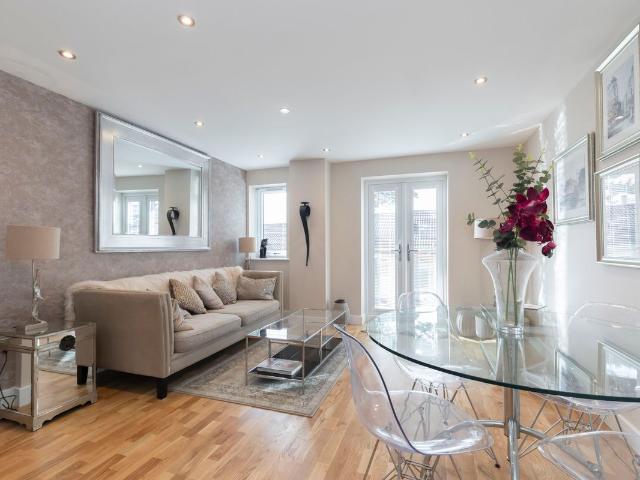 Victoria Road, Swindon SN1, 1 bed flat to rent, £1,100 pcm | PrimeLocation
