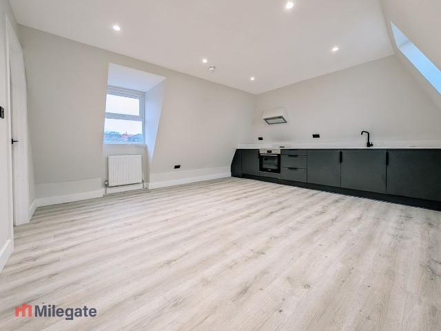 Victoria Road, Sevenoaks TN13, 3 bed flat to rent, £2,050 pcm | PrimeLocation