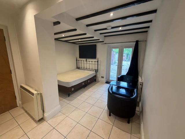 Victoria Road, Southampton SO19, Property to rent, £695 pcm | PrimeLocation