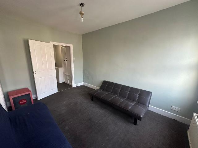 Victoria Road, Southall UB2, 2 bed maisonette to rent, £1,600 pcm | PrimeLocation