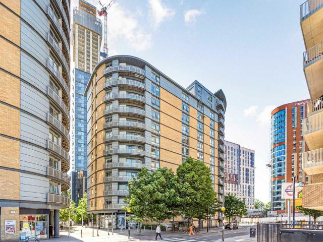 Victoria Road, Victoria Road W3, 2 bed flat to rent, £2,201 pcm | PrimeLocation